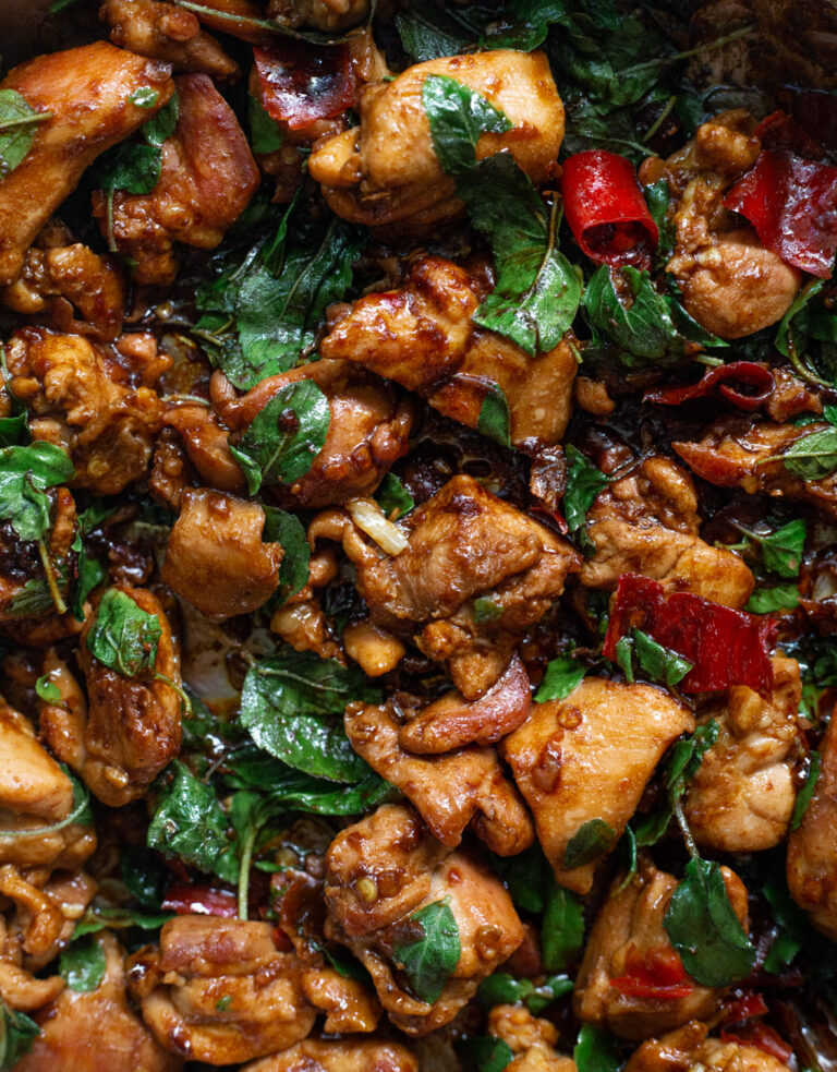 The Blurry Lime | 10-MINUTE THAI CHICKEN WITH HOLY BASIL
