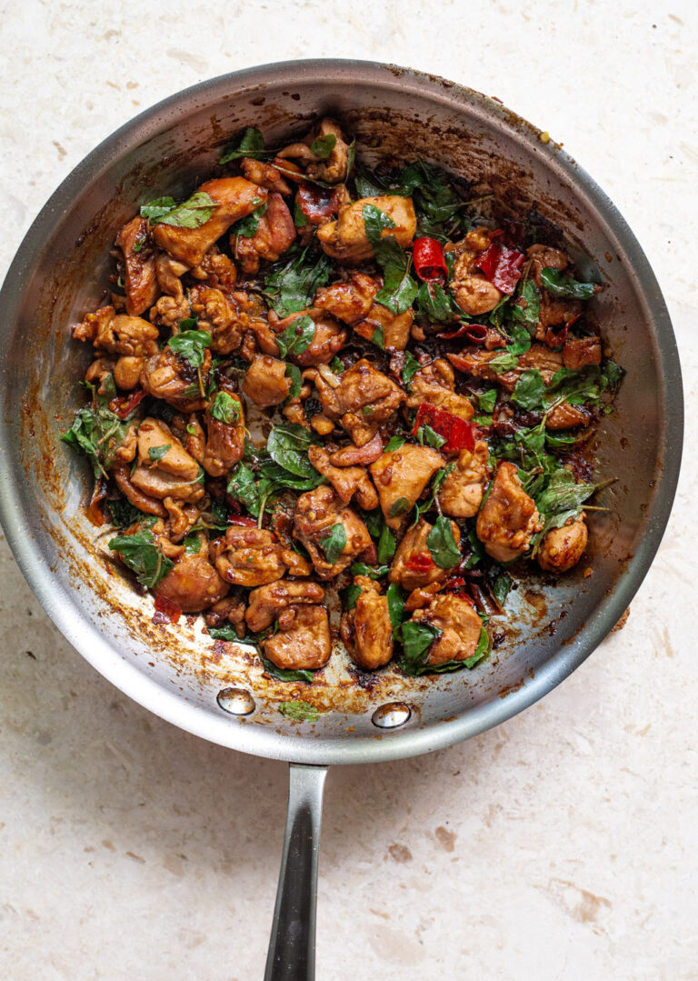 The Blurry Lime | 10-MINUTE THAI CHICKEN WITH HOLY BASIL
